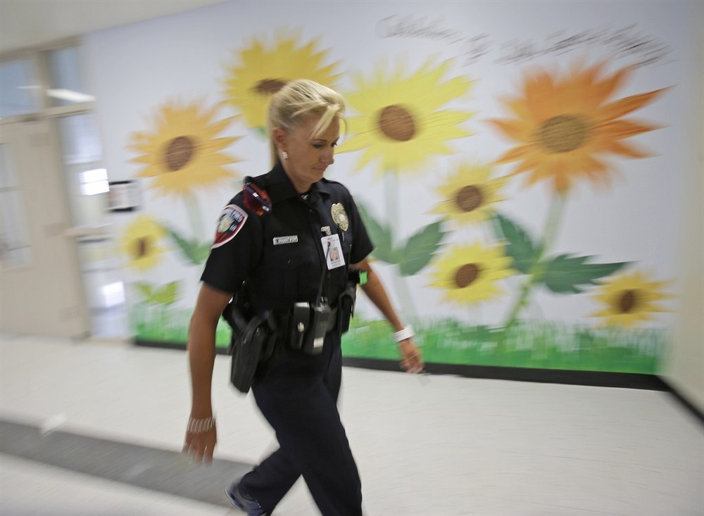 Armed School Resource Officer Confronted Arapahoe High School Shooter