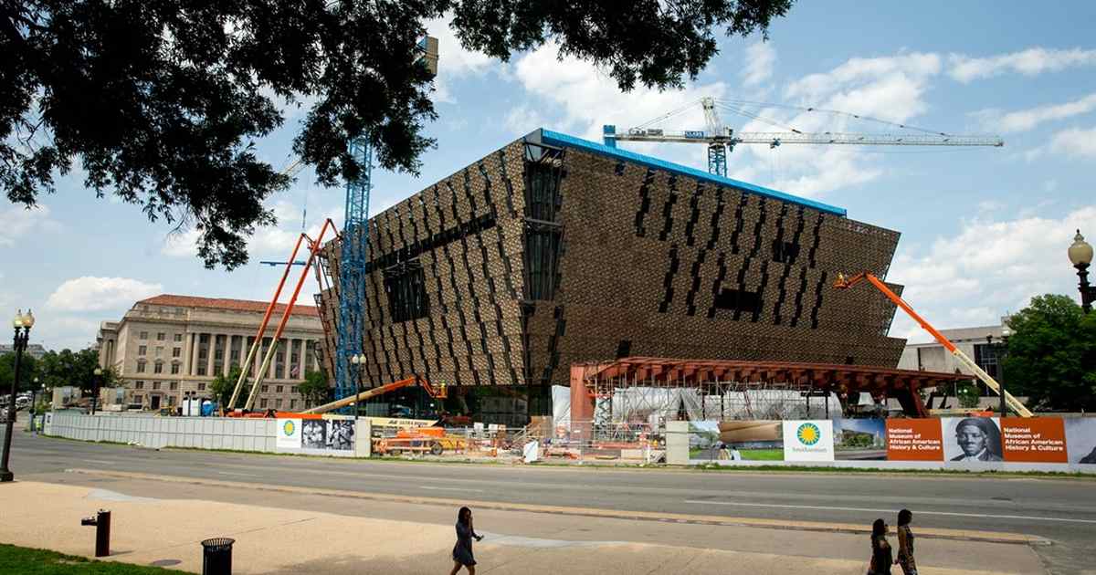 Smithsonian Museum Lectures Visitors on 'Whiteness' in Stunningly ...