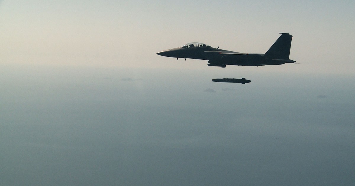 Israel Launches Retaliatory Air Strikes After Iranian Missile Attack