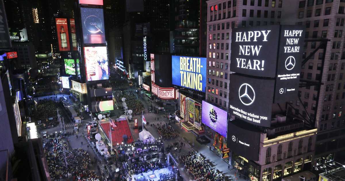 Comedian Goes Viral for Roasting CNN, Dems During NYE Program