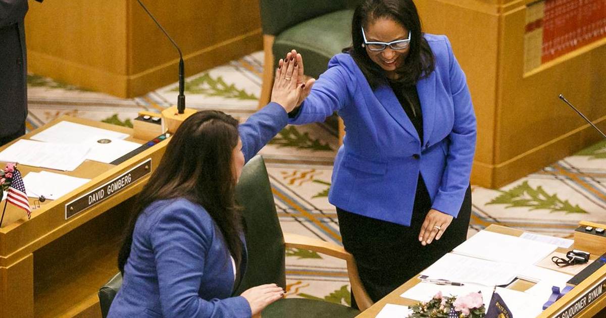 This Democrat Just Said How Her Party Really Feels About Standing Up ...