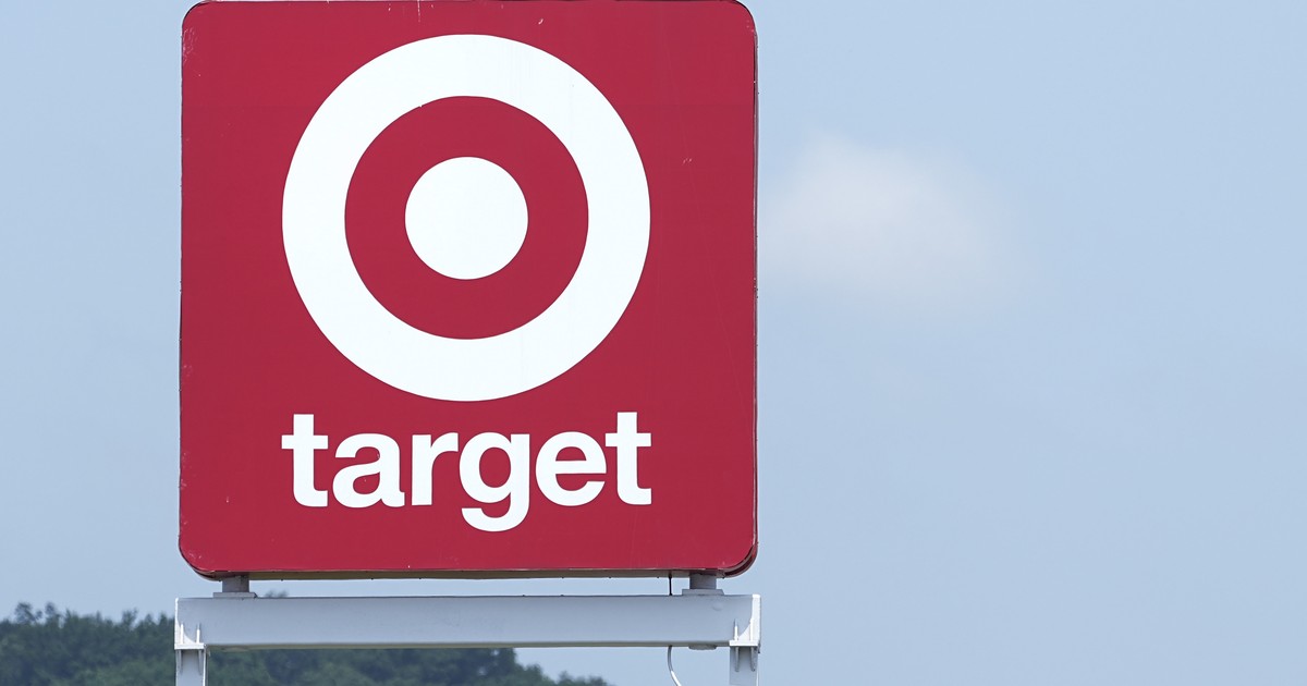 Woke Karen Issues Apology After Berating Target Employee