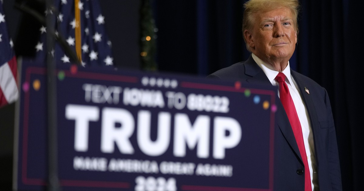 Liberal Magazine: 'Dictator' Trump Has 'Hitlerian' Plans