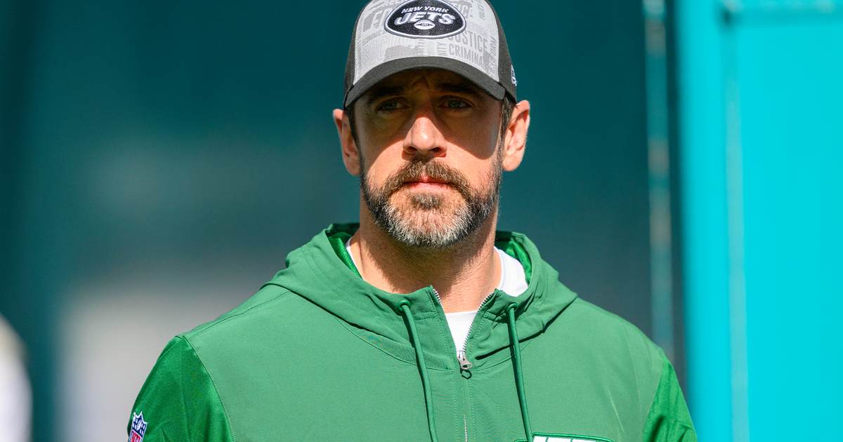How Aaron Rodgers Reacted When RFK Jr. Approached Him to Be His Running ...
