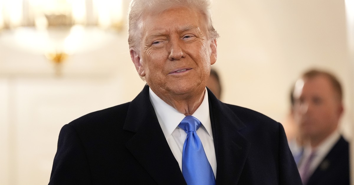 Trump Revives Incandescent Light Bulbs, Puts an End to Biden-Era Ban