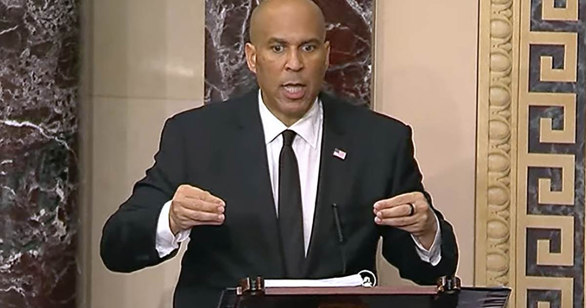 Check Out Cory Booker's Unhinged Speech at the Michigan Democratic ...