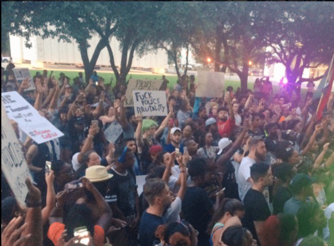 Does the Dallas Attack Bolster the 'War on Cops' Narrative? – PJ Media
