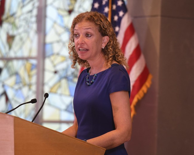 Wasserman Schultz Vows to Take a Trump National Emergency to Court – PJ ...