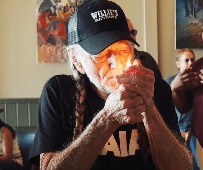 Sign of the Apocalypse: Singer Willie Nelson Has Quit Smoking Weed – PJ ...