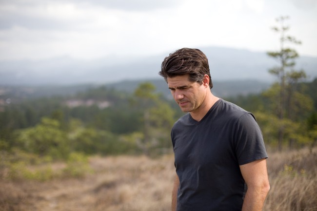 Minimalist Joshua Becker Explains How Distractions Hold Us Back in ...