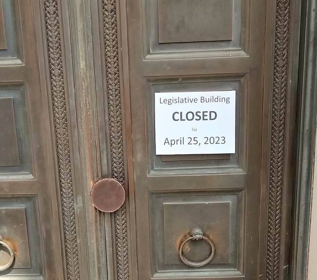 Washington Gov Locks Doors Before Banning Long Semi-auto Guns and ...