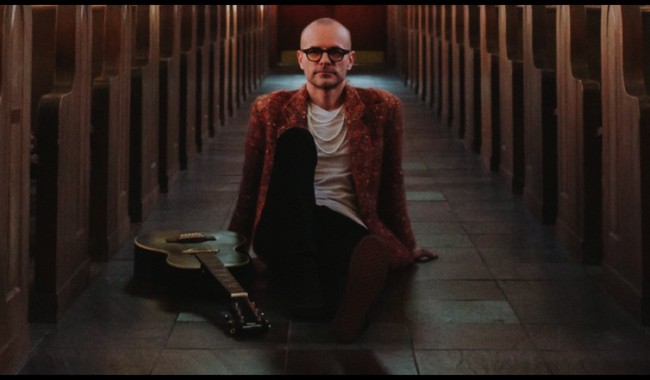 Derek Webb's Drag Appearance at the 54th Annual Dove Awards Is a Last ...