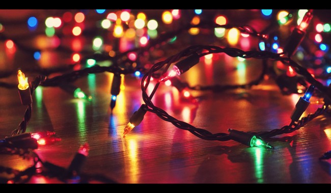 In the Glow of Christmas Lights, America's Greatness and Goodness ...